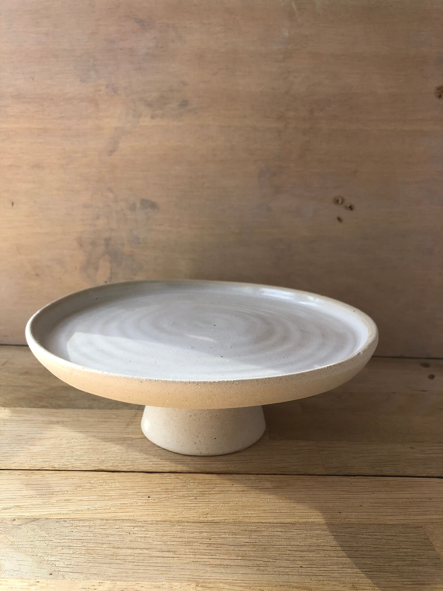 #50 White cake stand – Libby Ballard Ceramics